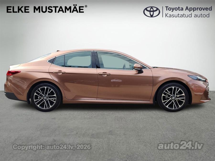 Brūns Toyota Camry 2026 Tallina, ar dzinēja tilpumu 2.49 L un nobraukumu 10 tūkst. km par 43895 €, foto 17 vietnē AUTOMOTO.COM.LV