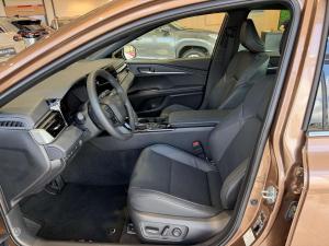 Brown Toyota Camry 2026 in Siauliai, with an engine capacity of 2.49 L and mileage of 0 thousand km for 40900 €, photo 7 on AUTOMOTO.COM.LV