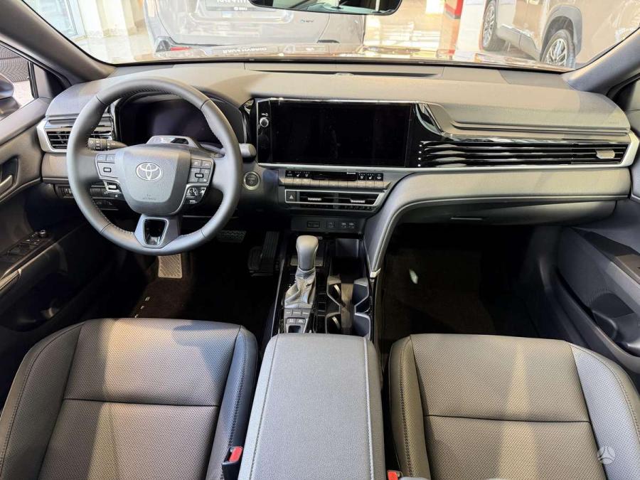Brown Toyota Camry 2026 in Siauliai, with an engine capacity of 2.49 L and mileage of 0 thousand km for 40900 €, photo 11 on AUTOMOTO.COM.LV