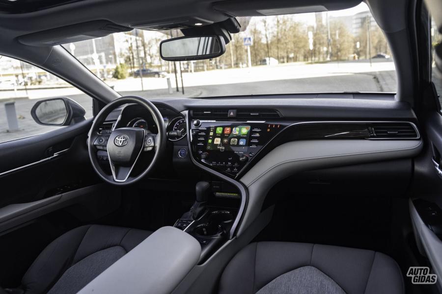 Toyota Camry 2019 Viļņa, ar dzinēja tilpumu 2.50 L un nobraukumu 112 tūkst. km par 21000 €, foto 26 vietnē AUTOMOTO.COM.LV