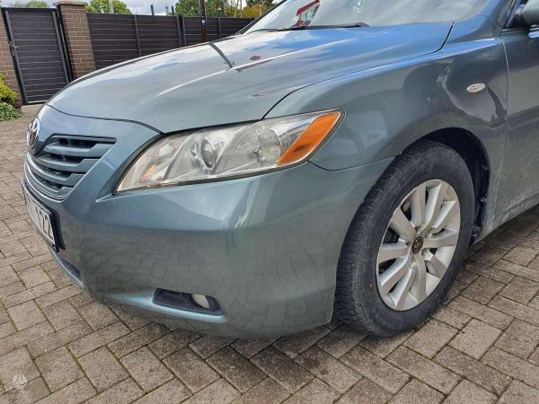Green Toyota Camry 2008 in Kretinga, with an engine capacity of 2.40 L and mileage of 271 thousand km for 3590 €, photo 5 on AUTOMOTO.COM.LV