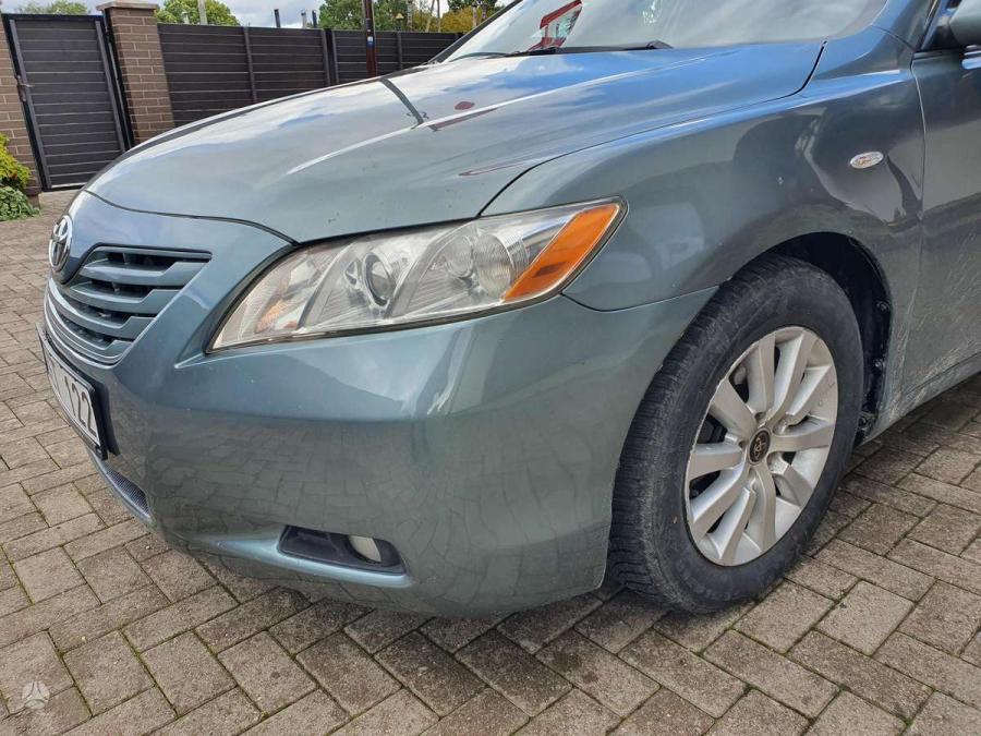 Green Toyota Camry 2008 in Kretinga, with an engine capacity of 2.40 L and mileage of 271 thousand km for 3590 €, photo 6 on AUTOMOTO.COM.LV