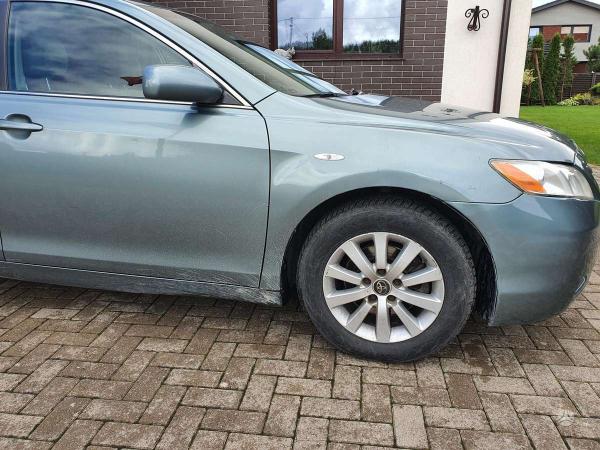 Green Toyota Camry 2008 in Kretinga, with an engine capacity of 2.40 L and mileage of 271 thousand km for 3590 €, photo 7 on AUTOMOTO.COM.LV