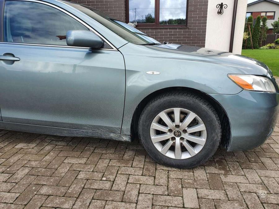 Green Toyota Camry 2008 in Kretinga, with an engine capacity of 2.40 L and mileage of 271 thousand km for 3590 €, photo 8 on AUTOMOTO.COM.LV