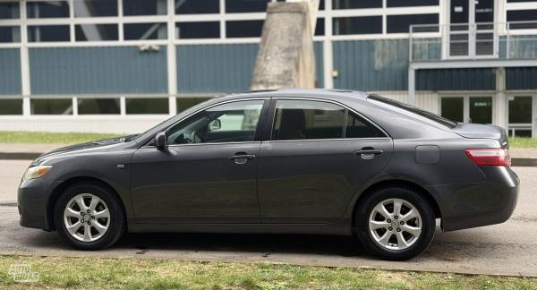 Pelēks Toyota Camry 2009 Viļņa, ar dzinēja tilpumu 2.40 L un nobraukumu 170 tūkst. km par 2450 €, foto 5 vietnē AUTOMOTO.COM.LV