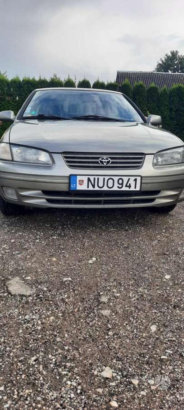 Pelēks Toyota Camry 1996 Panevēža, ar dzinēja tilpumu 2.16 L un nobraukumu 3 tūkst. km par 4500 €, foto 1 vietnē AUTOMOTO.COM.LV