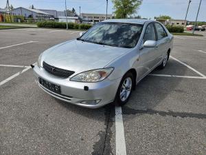 Grey Toyota Camry 2002 in Jonava, with an engine capacity of 2.36 L and mileage of 380 thousand km for 2700 €, photo  on AUTOMOTO.COM.LV
