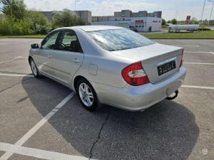 Grey Toyota Camry 2002 in Jonava, with an engine capacity of 2.36 L and mileage of 380 thousand km for 2700 €, photo 3 on AUTOMOTO.COM.LV