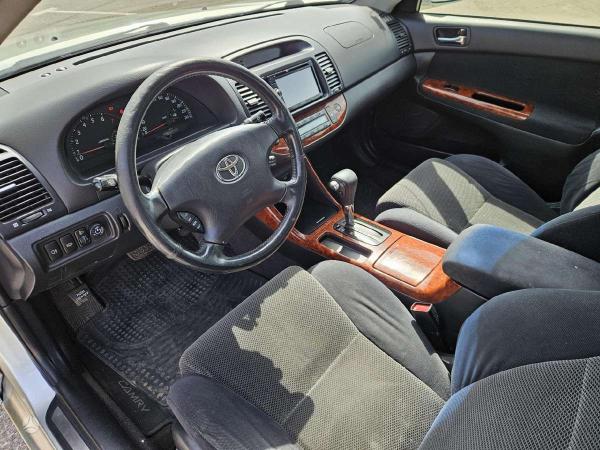 Pelēks Toyota Camry 2002 Jonava, ar dzinēja tilpumu 2.36 L un nobraukumu 380 tūkst. km par 2700 €, foto 7 vietnē AUTOMOTO.COM.LV