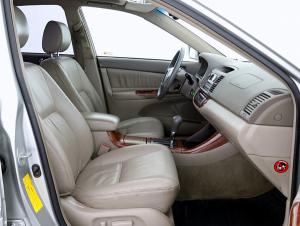 Grey Toyota Camry 2003 in Tallinn, with an engine capacity of 2.40 L and mileage of 265 thousand km for 1299 €, photo 7 on AUTOMOTO.COM.LV
