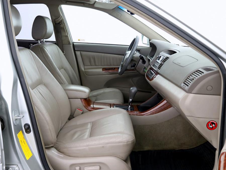 Grey Toyota Camry 2003 in Tallinn, with an engine capacity of 2.40 L and mileage of 265 thousand km for 1299 €, photo 7 on AUTOMOTO.COM.LV