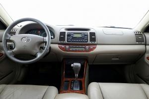 Grey Toyota Camry 2003 in Tallinn, with an engine capacity of 2.40 L and mileage of 265 thousand km for 1299 €, photo 13 on AUTOMOTO.COM.LV