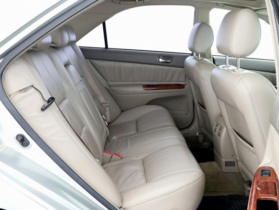 Grey Toyota Camry 2003 in Tallinn, with an engine capacity of 2.40 L and mileage of 265 thousand km for 1299 €, photo 15 on AUTOMOTO.COM.LV