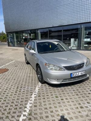 Grey Toyota Camry 2005 in Kaunas, with an engine capacity of 2.40 L and mileage of 162 thousand km for 2600 €, photo  on AUTOMOTO.COM.LV