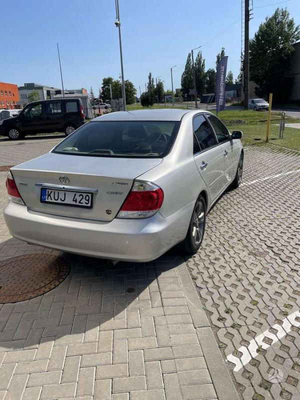 Grey Toyota Camry 2005 in Kaunas, with an engine capacity of 2.40 L and mileage of 162 thousand km for 2600 €, photo 6 on AUTOMOTO.COM.LV