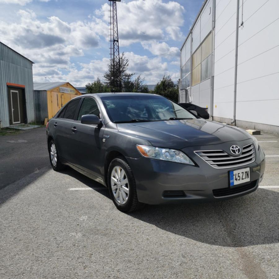 Grey Toyota Camry 2007 in Tallinn, with an engine capacity of 2.40 L and mileage of 196 thousand km for 6000 €, photo 3 on AUTOMOTO.COM.LV
