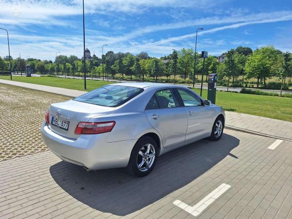 Grey Toyota Camry 2008 in Vilnius, with an engine capacity of 2.36 L and mileage of 192 thousand km for 6500 €, photo 6 on AUTOMOTO.COM.LV