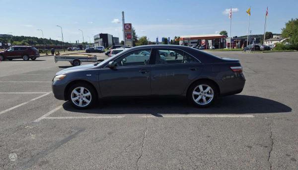 Pelēks Toyota Camry 2008 Viļņa, ar dzinēja tilpumu 2.36 L un nobraukumu 311 tūkst. km par 5000 €, foto 1 vietnē AUTOMOTO.COM.LV