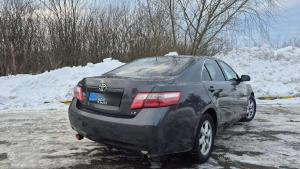 Pelēks Toyota Camry 2010 Klaipėda, ar dzinēja tilpumu 2.36 L un nobraukumu 180 tūkst. km par 2799 €, foto 4 vietnē AUTOMOTO.COM.LV