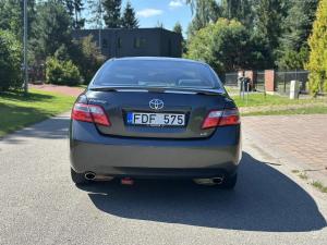 Pelēks Toyota Camry 2010 Viļņa, ar dzinēja tilpumu 3.50 L un nobraukumu 346 tūkst. km par 4900 €, foto 4 vietnē AUTOMOTO.COM.LV
