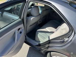 Pelēks Toyota Camry 2010 Viļņa, ar dzinēja tilpumu 3.50 L un nobraukumu 346 tūkst. km par 4900 €, foto 6 vietnē AUTOMOTO.COM.LV