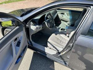 Pelēks Toyota Camry 2010 Viļņa, ar dzinēja tilpumu 3.50 L un nobraukumu 346 tūkst. km par 4900 €, foto 9 vietnē AUTOMOTO.COM.LV