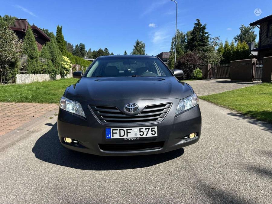 Pelēks Toyota Camry 2010 Viļņa, ar dzinēja tilpumu 3.50 L un nobraukumu 346 tūkst. km par 4900 €, foto 14 vietnē AUTOMOTO.COM.LV