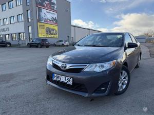 Pelēks Toyota Camry 2013 Šauļi, ar dzinēja tilpumu 2.49 L un nobraukumu 76 tūkst. km par 6550 €, foto 2 vietnē AUTOMOTO.COM.LV