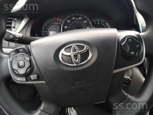 Pelēks Toyota Camry 2014 Rīga, ar dzinēja tilpumu 2.50 L un nobraukumu 128 tūkst. km par 8200 €, foto 6 vietnē AUTOMOTO.COM.LV