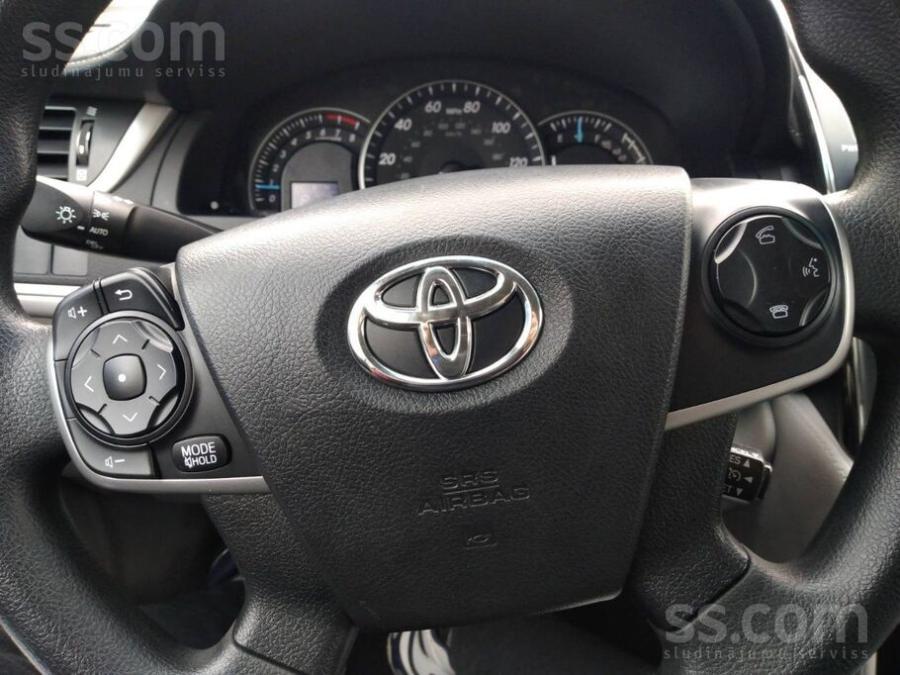 Pelēks Toyota Camry 2014 Rīga, ar dzinēja tilpumu 2.50 L un nobraukumu 128 tūkst. km par 8200 €, foto 6 vietnē AUTOMOTO.COM.LV