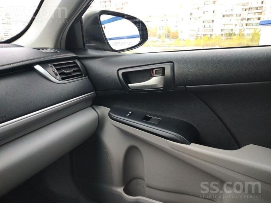 Pelēks Toyota Camry 2014 Rīga, ar dzinēja tilpumu 2.50 L un nobraukumu 128 tūkst. km par 8200 €, foto 8 vietnē AUTOMOTO.COM.LV