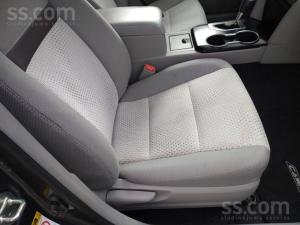 Pelēks Toyota Camry 2014 Rīga, ar dzinēja tilpumu 2.50 L un nobraukumu 128 tūkst. km par 8200 €, foto 9 vietnē AUTOMOTO.COM.LV