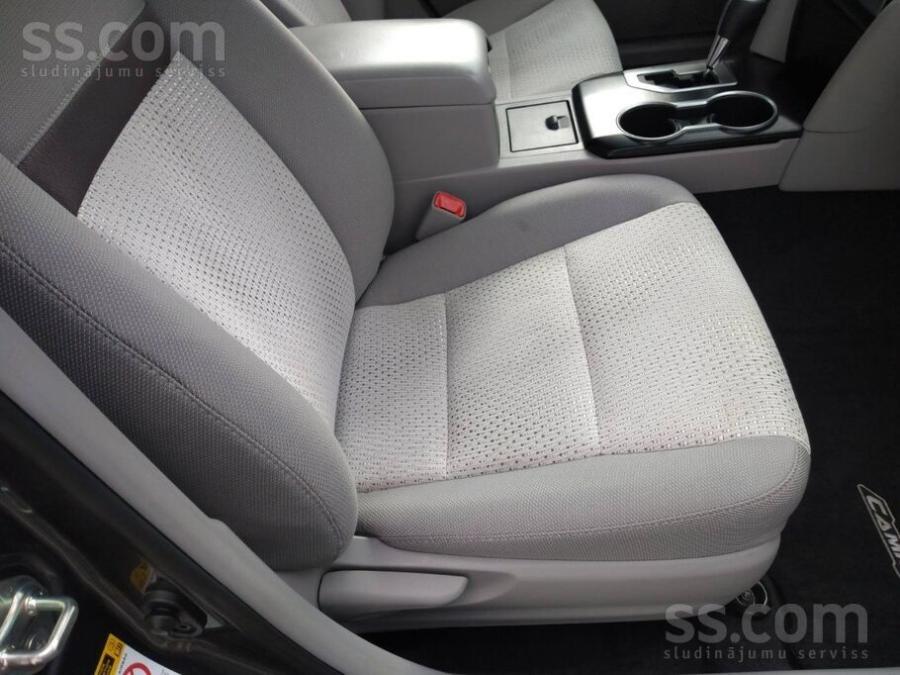 Pelēks Toyota Camry 2014 Rīga, ar dzinēja tilpumu 2.50 L un nobraukumu 128 tūkst. km par 8200 €, foto 9 vietnē AUTOMOTO.COM.LV