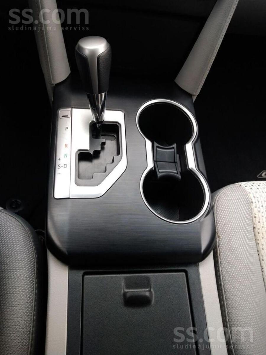Pelēks Toyota Camry 2014 Rīga, ar dzinēja tilpumu 2.50 L un nobraukumu 128 tūkst. km par 8200 €, foto 11 vietnē AUTOMOTO.COM.LV