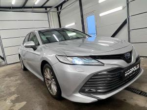 Grey Toyota Camry 2019 in Vilnius, with an engine capacity of 2.49 L and mileage of 381 thousand km for 13794 €, photo 5 on AUTOMOTO.COM.LV