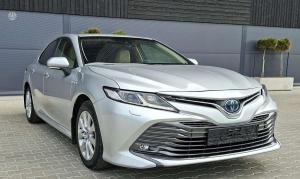 Grey Toyota Camry 2019 in Siauliai, with an engine capacity of 2.50 L and mileage of 109 thousand km for 19500 €, photo  on AUTOMOTO.COM.LV