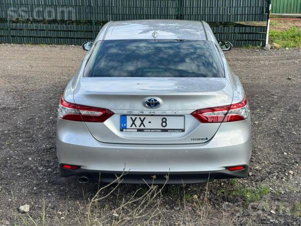 Grey Toyota Camry 2019 in Riga, with an engine capacity of 2.50 L and mileage of 63 thousand km for 25500 €, photo 6 on AUTOMOTO.COM.LV