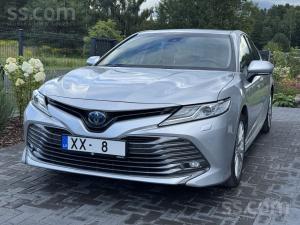 Pelēks Toyota Camry 2019 Rīga, ar dzinēja tilpumu 2.50 L un nobraukumu 67 tūkst. km par 24500 €, foto 1 vietnē AUTOMOTO.COM.LV