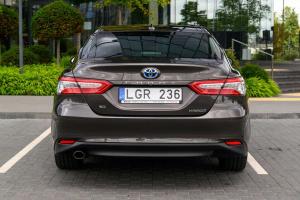 Grey Toyota Camry 2019 in Vilnius, with an engine capacity of 2.49 L and mileage of 134 thousand km for 21500 €, photo 7 on AUTOMOTO.COM.LV