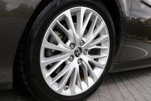 Grey Toyota Camry 2019 in Vilnius, with an engine capacity of 2.49 L and mileage of 134 thousand km for 21500 €, photo 9 on AUTOMOTO.COM.LV