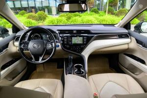 Grey Toyota Camry 2019 in Vilnius, with an engine capacity of 2.49 L and mileage of 134 thousand km for 21500 €, photo 12 on AUTOMOTO.COM.LV