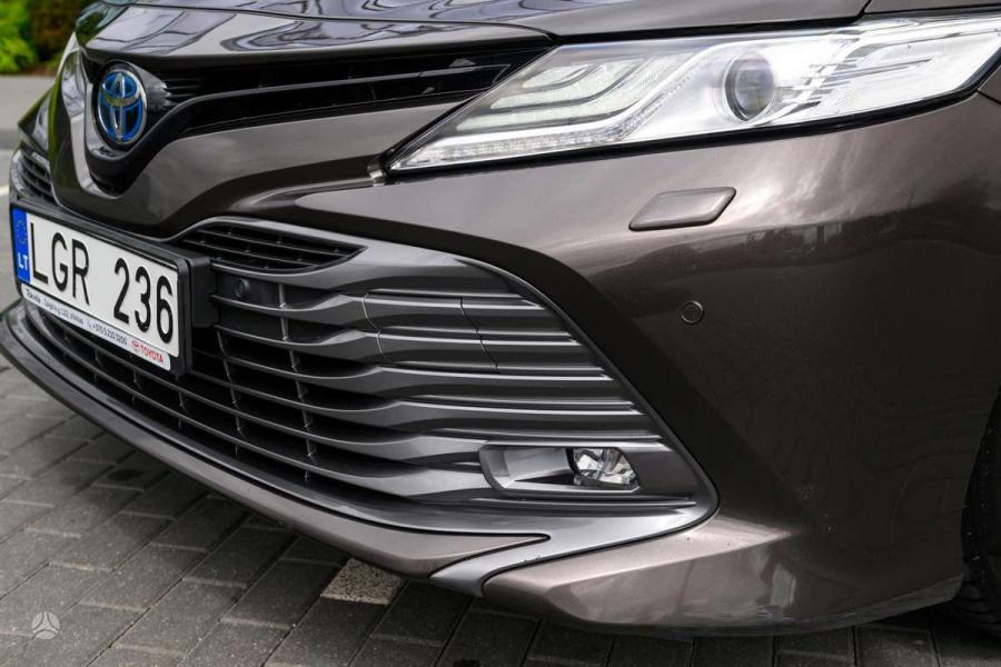 Grey Toyota Camry 2019 in Vilnius, with an engine capacity of 2.49 L and mileage of 134 thousand km for 21500 €, photo 25 on AUTOMOTO.COM.LV