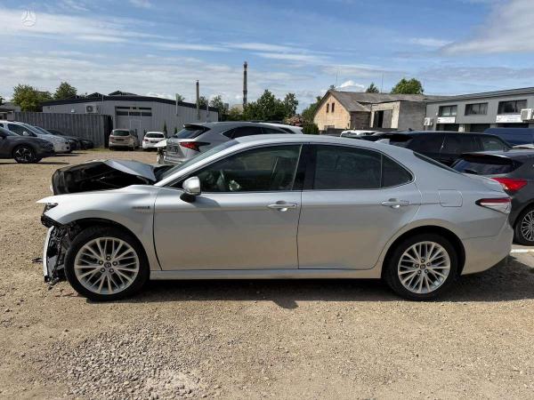 Pelēks Toyota Camry 2019 Šauļi, ar dzinēja tilpumu 2.49 L un nobraukumu 79 tūkst. km par 8400 €, foto 1 vietnē AUTOMOTO.COM.LV