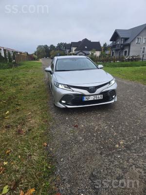 Grey Toyota Camry 2020 in Riga, with an engine capacity of 2.50 L and mileage of 101 thousand km for 17500 €, photo 20 on AUTOMOTO.COM.LV