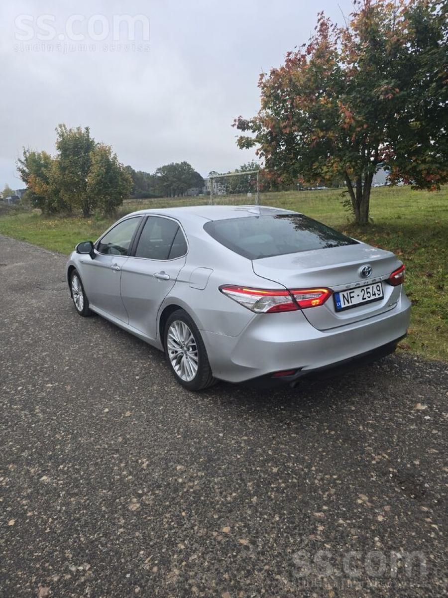 Grey Toyota Camry 2020 in Riga, with an engine capacity of 2.50 L and mileage of 101 thousand km for 17500 €, photo 21 on AUTOMOTO.COM.LV