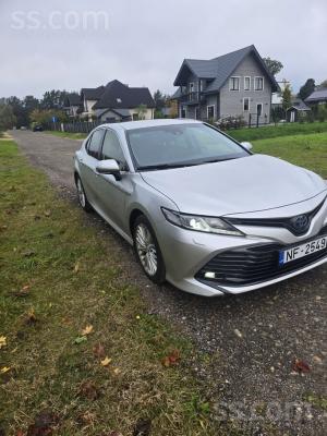 Grey Toyota Camry 2020 in Riga, with an engine capacity of 2.50 L and mileage of 101 thousand km for 17500 €, photo 22 on AUTOMOTO.COM.LV