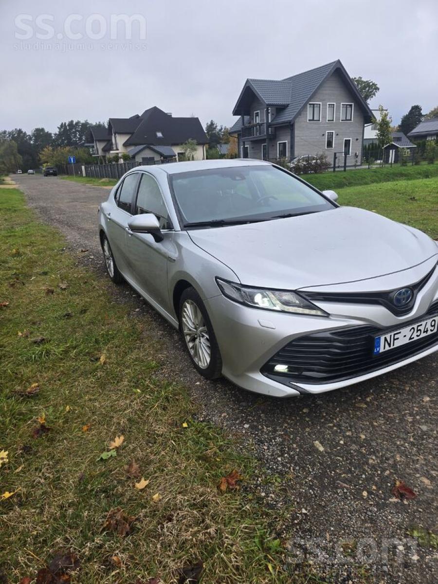 Grey Toyota Camry 2020 in Riga, with an engine capacity of 2.50 L and mileage of 101 thousand km for 17500 €, photo 22 on AUTOMOTO.COM.LV