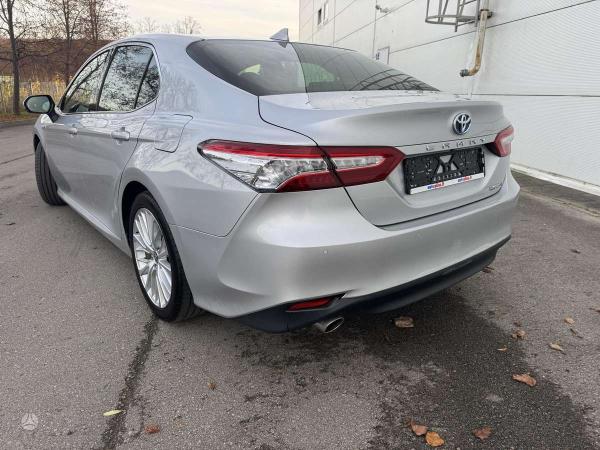 Pelēks Toyota Camry 2021 Klaipėda, ar dzinēja tilpumu 2.49 L un nobraukumu 220 tūkst. km par 13500 €, foto 4 vietnē AUTOMOTO.COM.LV