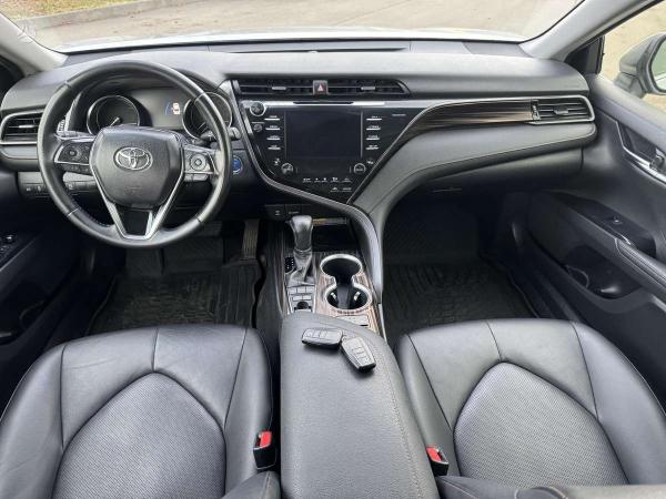 Pelēks Toyota Camry 2021 Klaipėda, ar dzinēja tilpumu 2.49 L un nobraukumu 220 tūkst. km par 13500 €, foto 5 vietnē AUTOMOTO.COM.LV