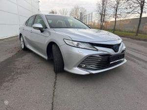 Grey Toyota Camry 2021 in Klaipeda, with an engine capacity of 2.49 L and mileage of 221 thousand km for 17182 €, photo 3 on AUTOMOTO.COM.LV